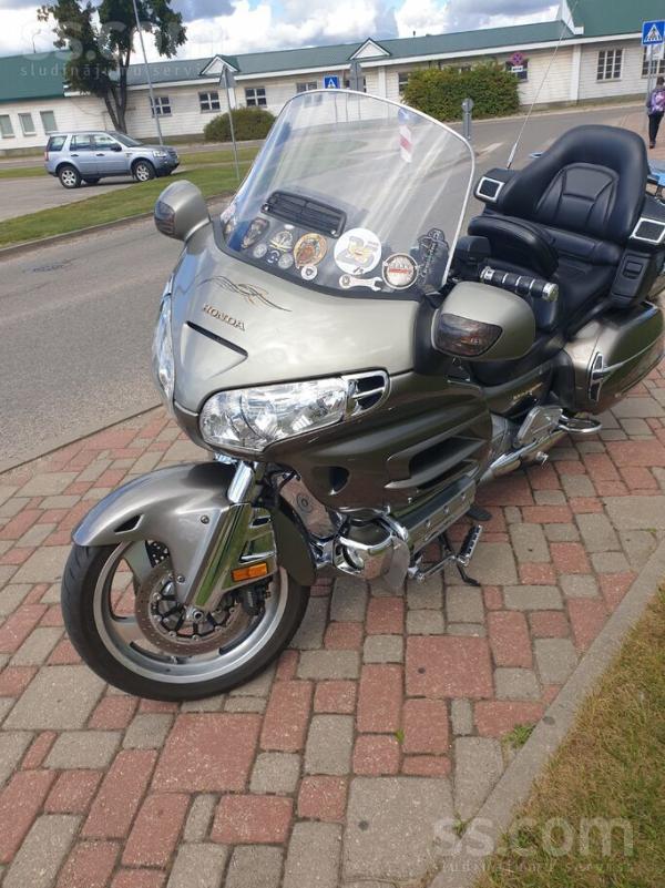 Honda Goldwing 2003 in Daugavpils, with an engine capacity of 1.83 L and mileage of 0 thousand km for 7000 €, photo 5 on AUTOMOTO.COM.LV