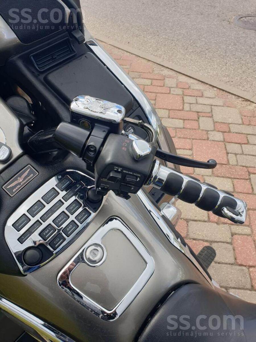 Хонда Goldwing 2003 в Даугавпилс, объемом двигателя 1.83 л и пробегом 0 тыс. км за 7000 €, фото 9 на AUTOMOTO.COM.LV