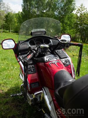 Honda Goldwing 2004 in Aizkraukle, with an engine capacity of 1.83 L and mileage of 0 thousand km for 10200 €, photo 4 on AUTOMOTO.COM.LV