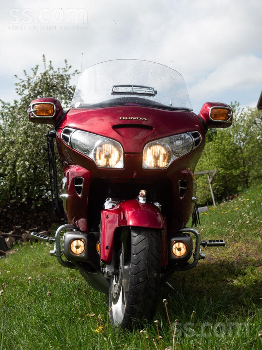 Honda Goldwing 2004 in Aizkraukle, with an engine capacity of 1.83 L and mileage of 0 thousand km for 10200 €, photo 5 on AUTOMOTO.COM.LV