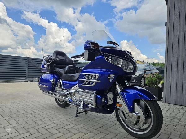 Хонда Goldwing 2005 в Таураге на AUTOMOTO.COM.LV Хонда Goldwing 2005 в Таураге, объемом двигателя 1.83 л и пробегом 106 тыс. км за 7900 €, фото 1 на AUTOMOTO.COM.LV