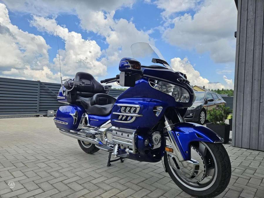 Хонда Goldwing 2005 в Таураге, объемом двигателя 1.83 л и пробегом 106 тыс. км за 7900 €, фото 1 на AUTOMOTO.COM.LV