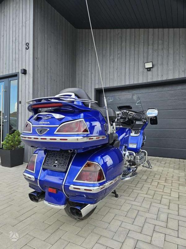 Хонда Goldwing 2005 в Таураге на AUTOMOTO.COM.LV Хонда Goldwing 2005 в Таураге, объемом двигателя 1.83 л и пробегом 106 тыс. км за 7900 €, фото 8 на AUTOMOTO.COM.LV