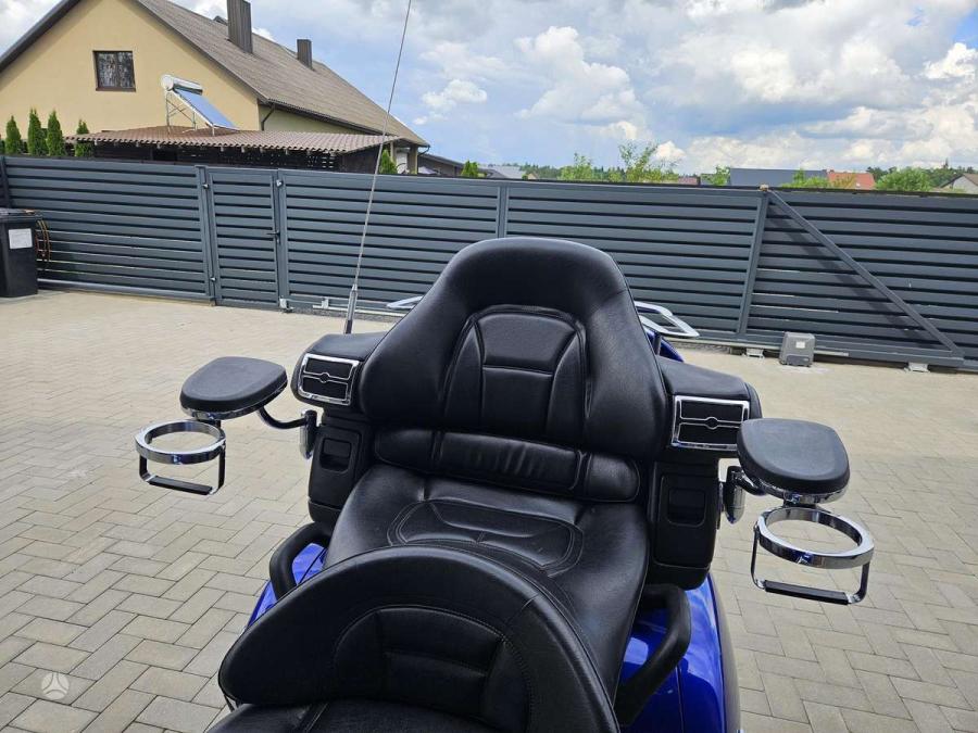 Хонда Goldwing 2005 в Таураге, объемом двигателя 1.83 л и пробегом 106 тыс. км за 7900 €, фото 13 на AUTOMOTO.COM.LV