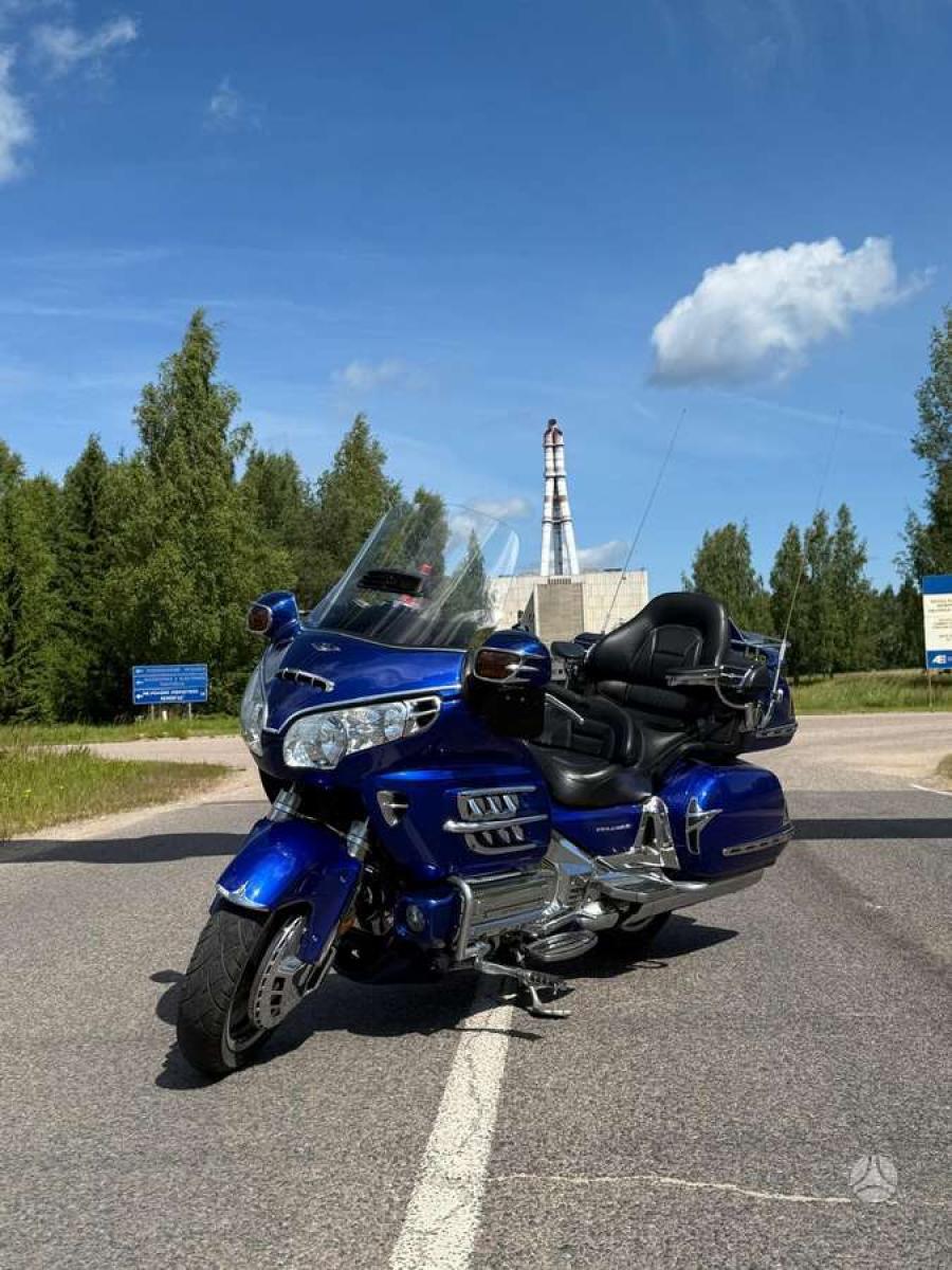 Хонда Goldwing 2005 в Таураге, объемом двигателя 1.83 л и пробегом 106 тыс. км за 7900 €, фото 29 на AUTOMOTO.COM.LV