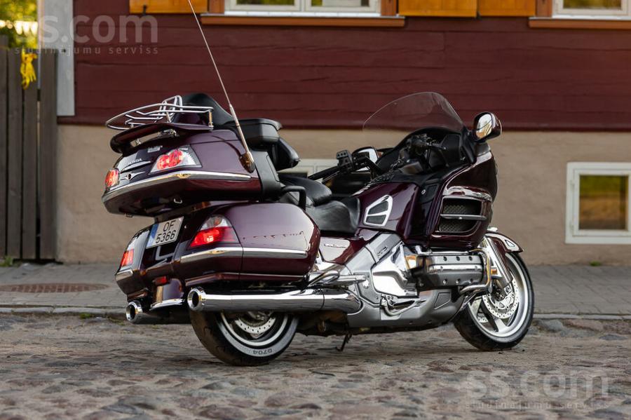 Хонда Goldwing 2006 в Елгава, объемом двигателя 1.80 л и пробегом 0 тыс. км за 9990 €, фото 3 на AUTOMOTO.COM.LV