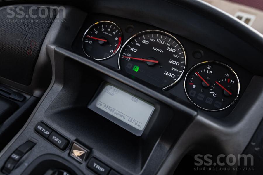 Хонда Goldwing 2006 в Елгава, объемом двигателя 1.80 л и пробегом 0 тыс. км за 9990 €, фото 9 на AUTOMOTO.COM.LV