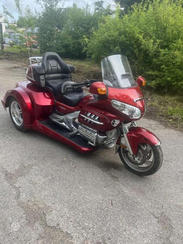Honda Goldwing 2008 in Siauliai, with an engine capacity of 1.80 L and mileage of 34 thousand km for 16700 €, photo 3 on AUTOMOTO.COM.LV