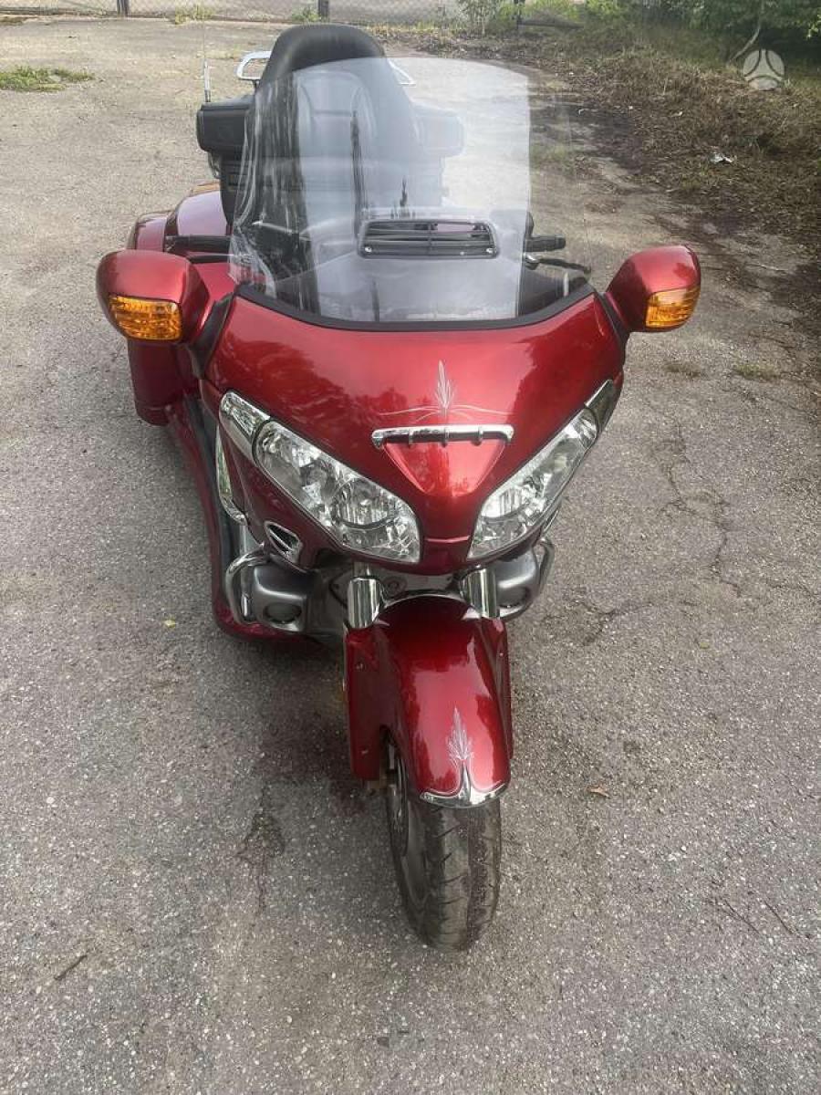 Honda Goldwing 2008 in Siauliai, with an engine capacity of 1.80 L and mileage of 34 thousand km for 16700 €, photo 5 on AUTOMOTO.COM.LV