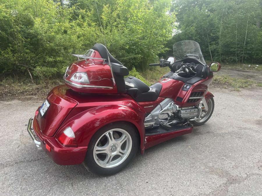 Honda Goldwing 2008 in Siauliai, with an engine capacity of 1.80 L and mileage of 34 thousand km for 16700 €, photo 6 on AUTOMOTO.COM.LV