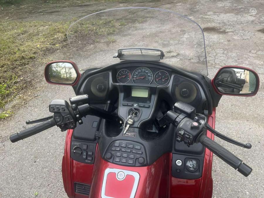 Honda Goldwing 2008 in Siauliai, with an engine capacity of 1.80 L and mileage of 34 thousand km for 16700 €, photo 8 on AUTOMOTO.COM.LV