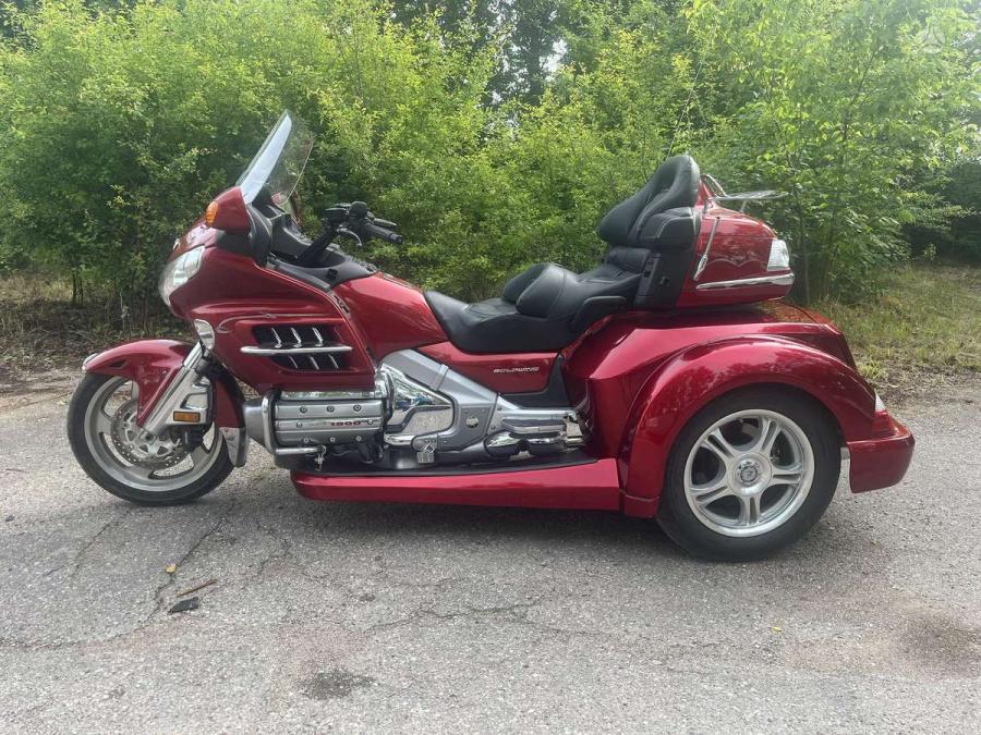 Honda Goldwing 2008 in Siauliai, with an engine capacity of 1.80 L and mileage of 34 thousand km for 16700 €, photo 11 on AUTOMOTO.COM.LV