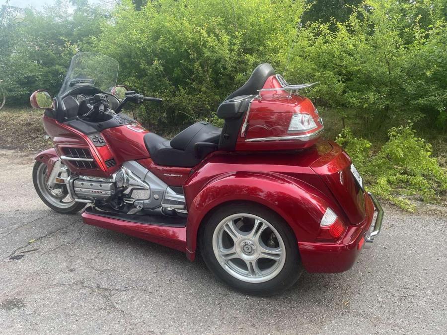 Honda Goldwing 2008 in Siauliai, with an engine capacity of 1.80 L and mileage of 34 thousand km for 16700 €, photo 14 on AUTOMOTO.COM.LV
