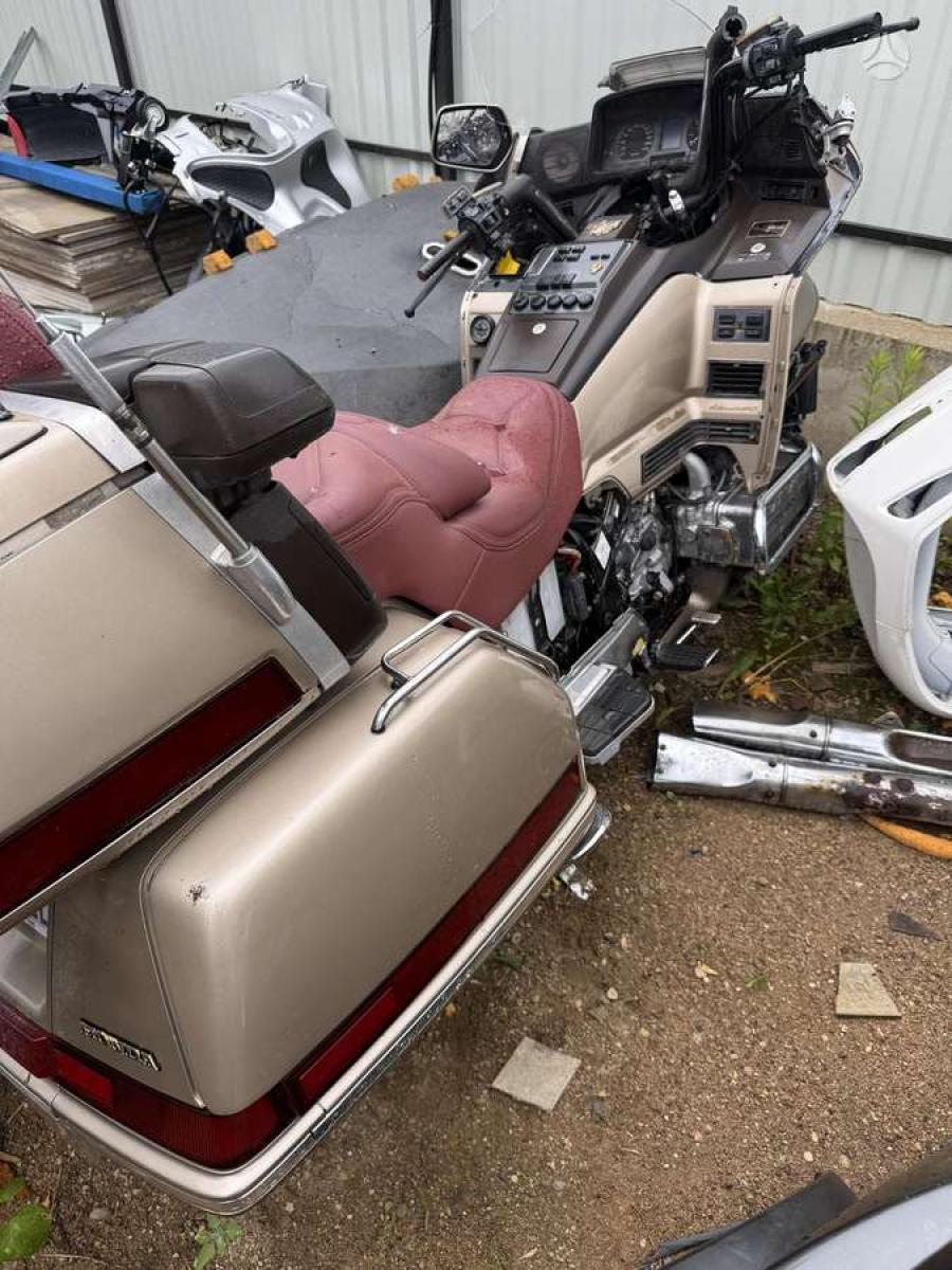 Хонда Goldwing 2015 в Таураге, объемом двигателя 1.50 л и пробегом 100 тыс. км за 1600 €, фото 1 на AUTOMOTO.COM.LV