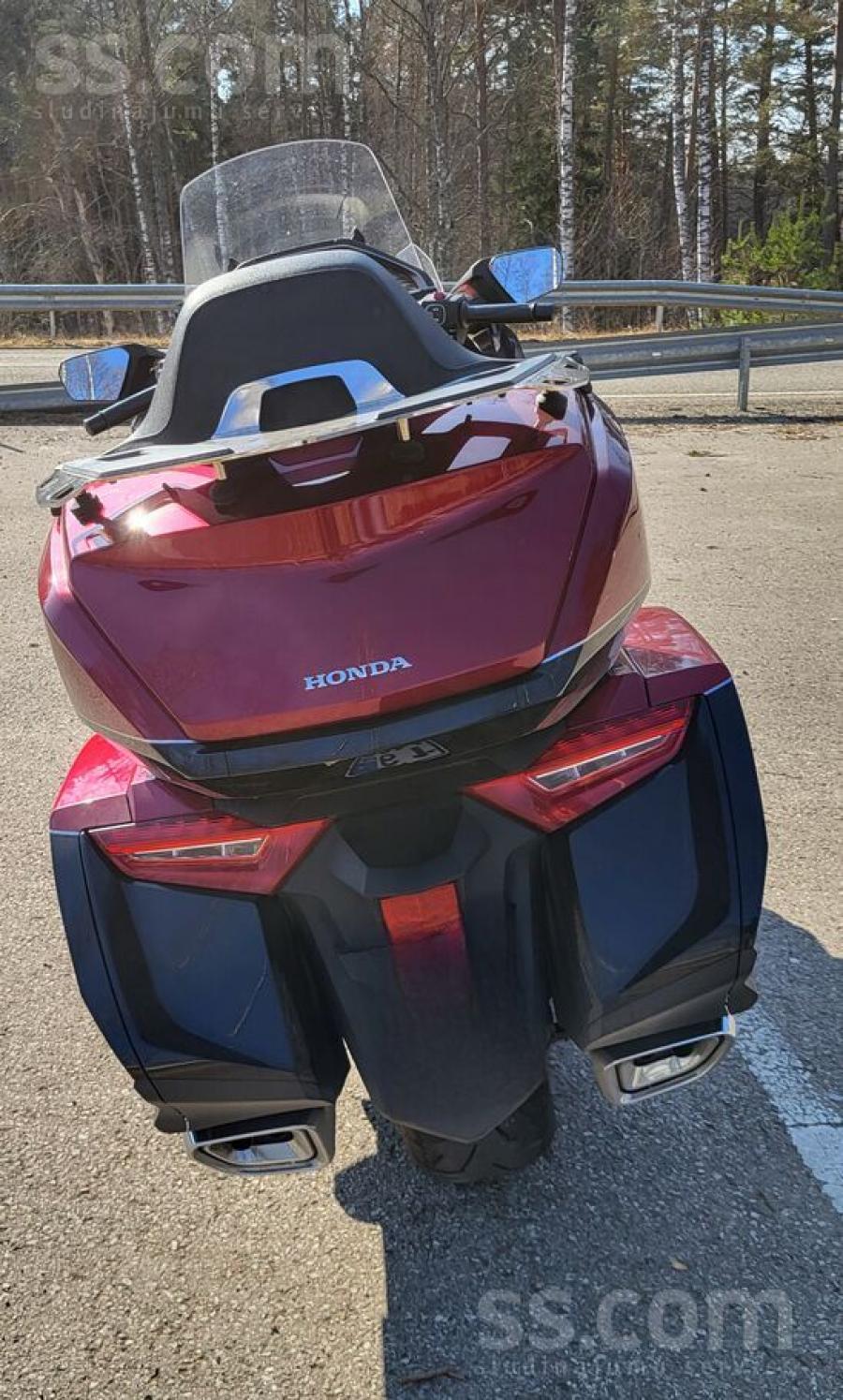 Honda Goldwing 2019 in Riga, with an engine capacity of 1.80 L and mileage of 0 thousand km for 23500 €, photo 9 on AUTOMOTO.COM.LV