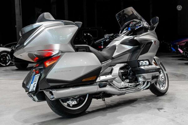 Honda Goldwing 2023 Rīga, ar dzinēja tilpumu 1.83 L un nobraukumu 2 tūkst. km par 28000 €, foto 2 vietnē AUTOMOTO.COM.LV