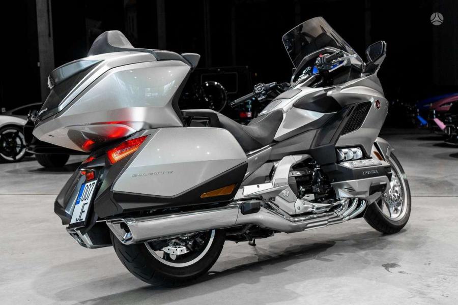 Honda Goldwing 2023 Rīga, ar dzinēja tilpumu 1.83 L un nobraukumu 2 tūkst. km par 28000 €, foto 3 vietnē AUTOMOTO.COM.LV