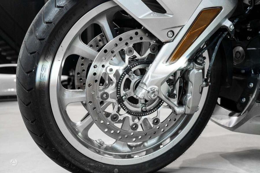 Honda Goldwing 2023 Rīga, ar dzinēja tilpumu 1.83 L un nobraukumu 2 tūkst. km par 28000 €, foto 4 vietnē AUTOMOTO.COM.LV
