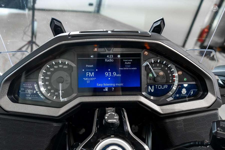 Honda Goldwing 2023 Rīga, ar dzinēja tilpumu 1.83 L un nobraukumu 2 tūkst. km par 28000 €, foto 5 vietnē AUTOMOTO.COM.LV