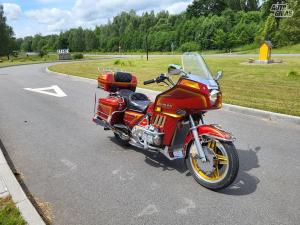 Sarkans Honda Goldwing 1983 Viļņa, ar dzinēja tilpumu 1.10 L un nobraukumu 40 tūkst. km par 2500 €, foto 4 vietnē AUTOMOTO.COM.LV