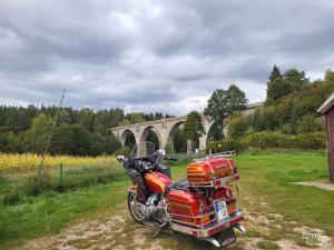 Sarkans Honda Goldwing 1983 Viļņa, ar dzinēja tilpumu 1.10 L un nobraukumu 40 tūkst. km par 2500 €, foto 5 vietnē AUTOMOTO.COM.LV