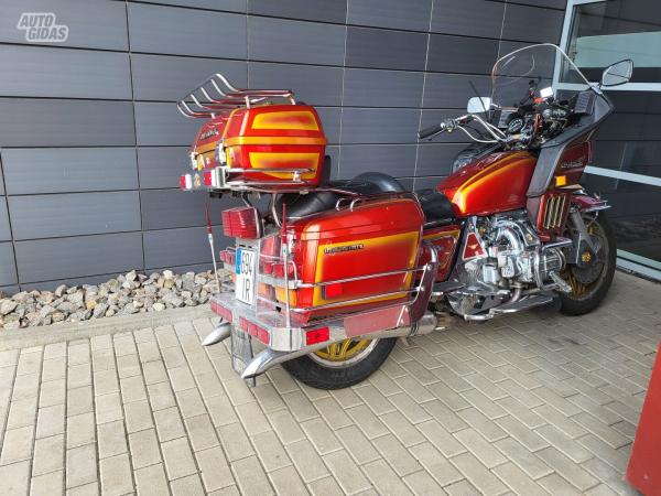 Sarkans Honda Goldwing 1983 Viļņa, ar dzinēja tilpumu 1.10 L un nobraukumu 40 tūkst. km par 2500 €, foto 6 vietnē AUTOMOTO.COM.LV