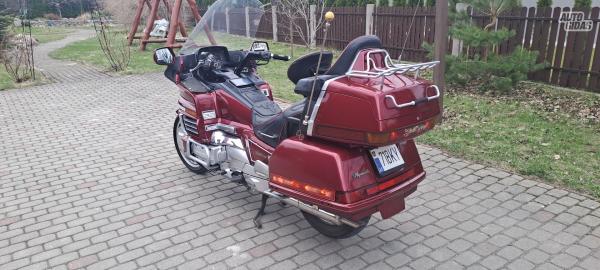 Sarkans Honda Goldwing 1992 Klaipėda, ar dzinēja tilpumu 1.50 L un nobraukumu 160 tūkst. km par 3500 €, foto 4 vietnē AUTOMOTO.COM.LV