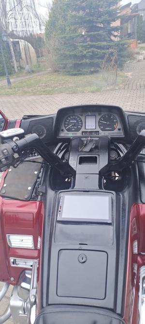 Red Honda Goldwing 1992 in Klaipeda, with an engine capacity of 1.50 L and mileage of 160 thousand km for 3500 €, photo 8 on AUTOMOTO.COM.LV