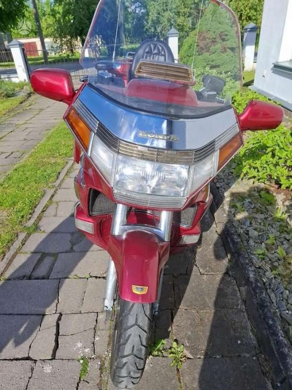 Красный Хонда Goldwing 1994 в Биржай, объемом двигателя 0.00 л и пробегом 75 тыс. км за 2999 €, фото 3 на AUTOMOTO.COM.LV