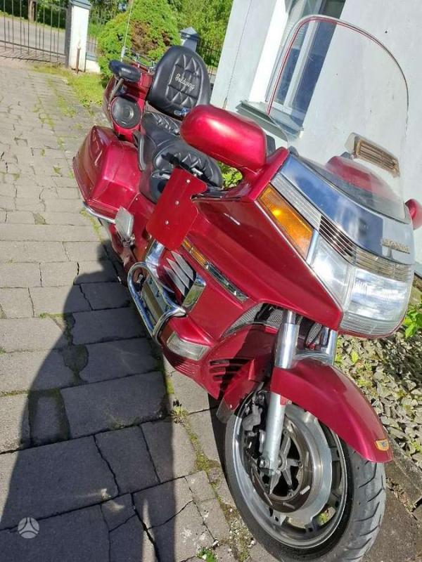 Красный Хонда Goldwing 1994 в Биржай, объемом двигателя 0.00 л и пробегом 75 тыс. км за 2999 €, фото 4 на AUTOMOTO.COM.LV