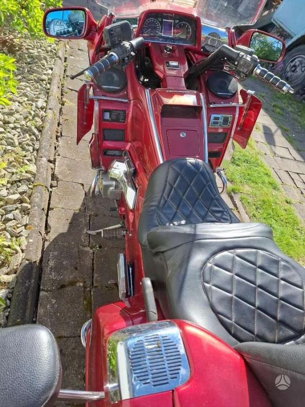 Красный Хонда Goldwing 1994 в Биржай, объемом двигателя 0.00 л и пробегом 75 тыс. км за 2999 €, фото 5 на AUTOMOTO.COM.LV