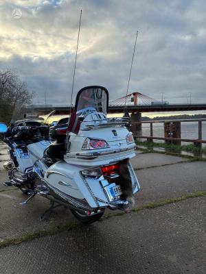 White Honda Goldwing 2012 in Riga, with an engine capacity of 1.83 L and mileage of 62 thousand km for 17200 €, photo 8 on AUTOMOTO.COM.LV