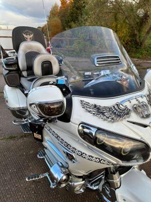 White Honda Goldwing 2012 in Riga, with an engine capacity of 1.83 L and mileage of 62 thousand km for 17200 €, photo 12 on AUTOMOTO.COM.LV