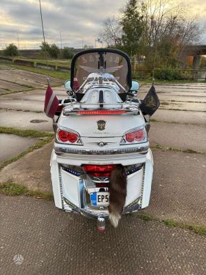 White Honda Goldwing 2012 in Riga, with an engine capacity of 1.83 L and mileage of 62 thousand km for 17200 €, photo 18 on AUTOMOTO.COM.LV