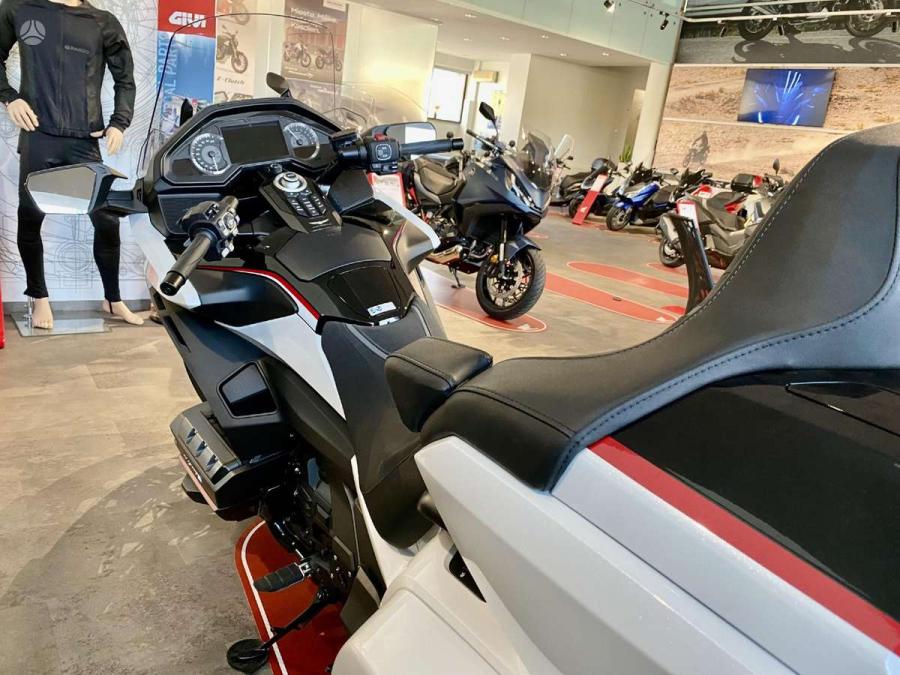 Balts Honda Goldwing 2025 Viļņa, ar dzinēja tilpumu 1.83 L un nobraukumu 0 tūkst. km par 36900 €, foto 4 vietnē AUTOMOTO.COM.LV