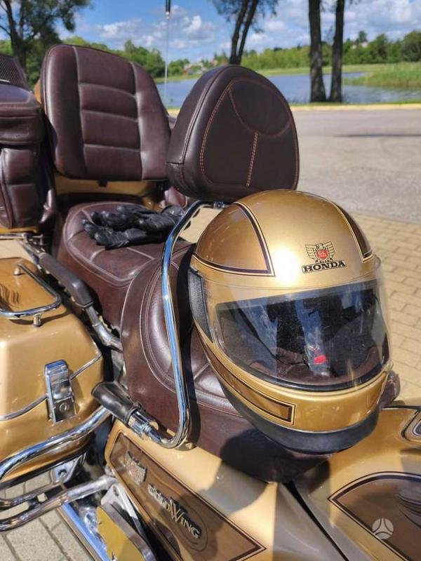 Yellow Honda Goldwing 1985 in Vilnius, with an engine capacity of 1.20 L and mileage of 81 thousand km for 4200 €, photo 5 on AUTOMOTO.COM.LV