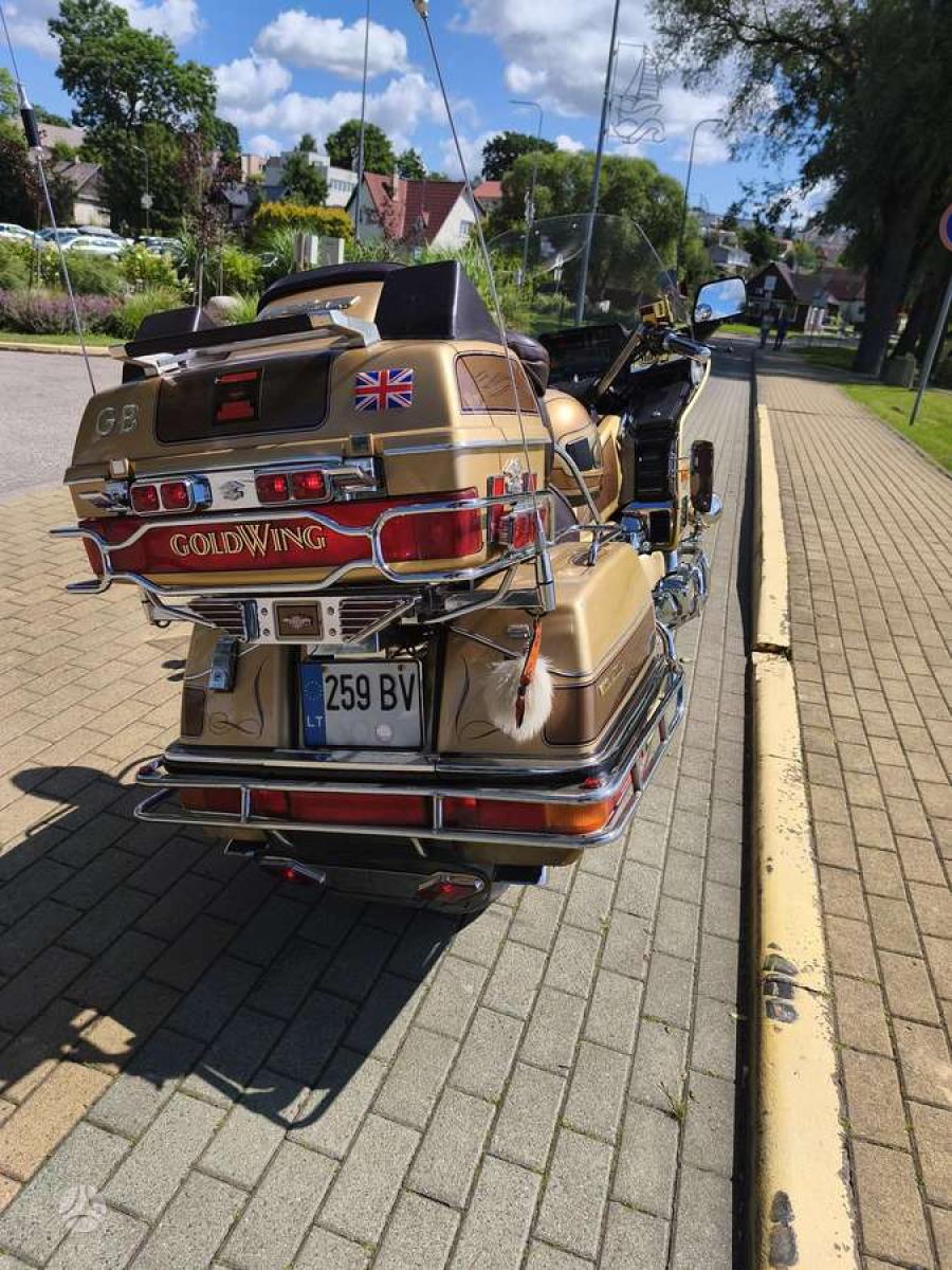 Yellow Honda Goldwing 1985 in Vilnius, with an engine capacity of 1.20 L and mileage of 81 thousand km for 4200 €, photo 7 on AUTOMOTO.COM.LV