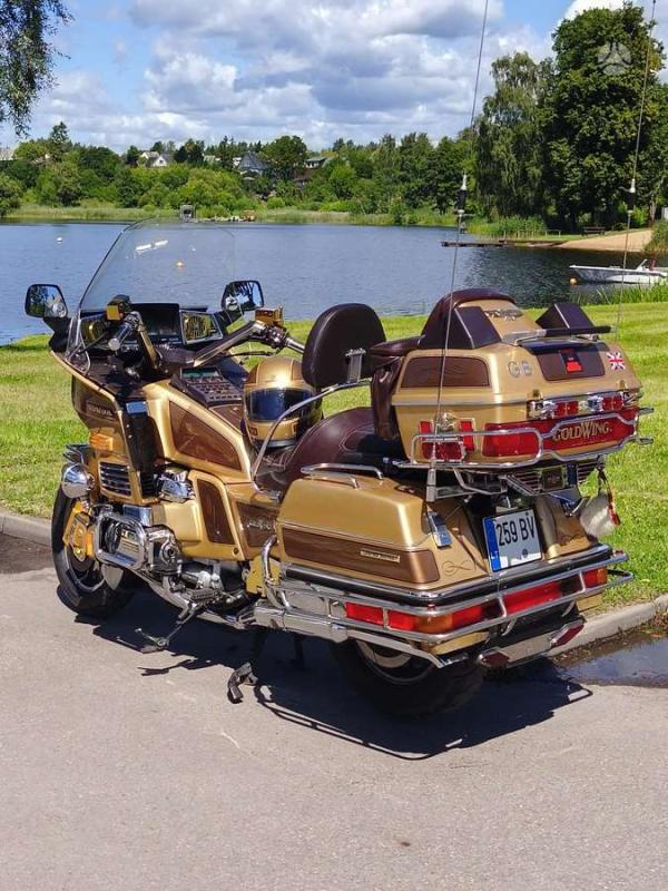 Yellow Honda Goldwing 1985 in Vilnius, with an engine capacity of 1.20 L and mileage of 81 thousand km for 4200 €, photo 7 on AUTOMOTO.COM.LV