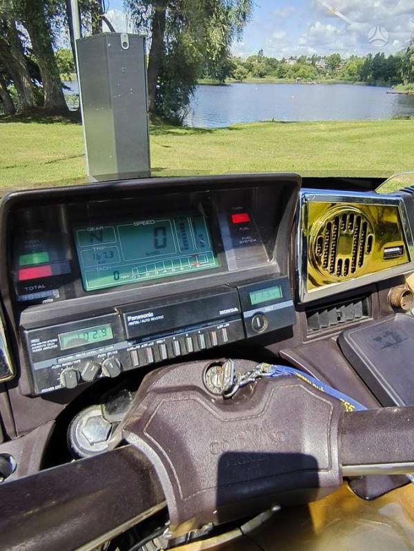 Yellow Honda Goldwing 1985 in Vilnius, with an engine capacity of 1.20 L and mileage of 81 thousand km for 4200 €, photo 9 on AUTOMOTO.COM.LV