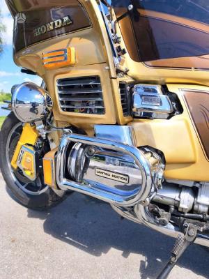 Yellow Honda Goldwing 1985 in Vilnius, with an engine capacity of 1.20 L and mileage of 81 thousand km for 4200 €, photo 11 on AUTOMOTO.COM.LV
