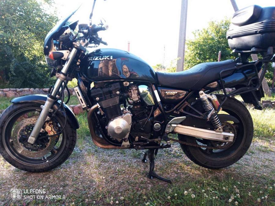 Melns Honda Hornet 2001 Šauļi, ar dzinēja tilpumu 1.20 L un nobraukumu 60 tūkst. km par 2300 €, foto 5 vietnē AUTOMOTO.COM.LV