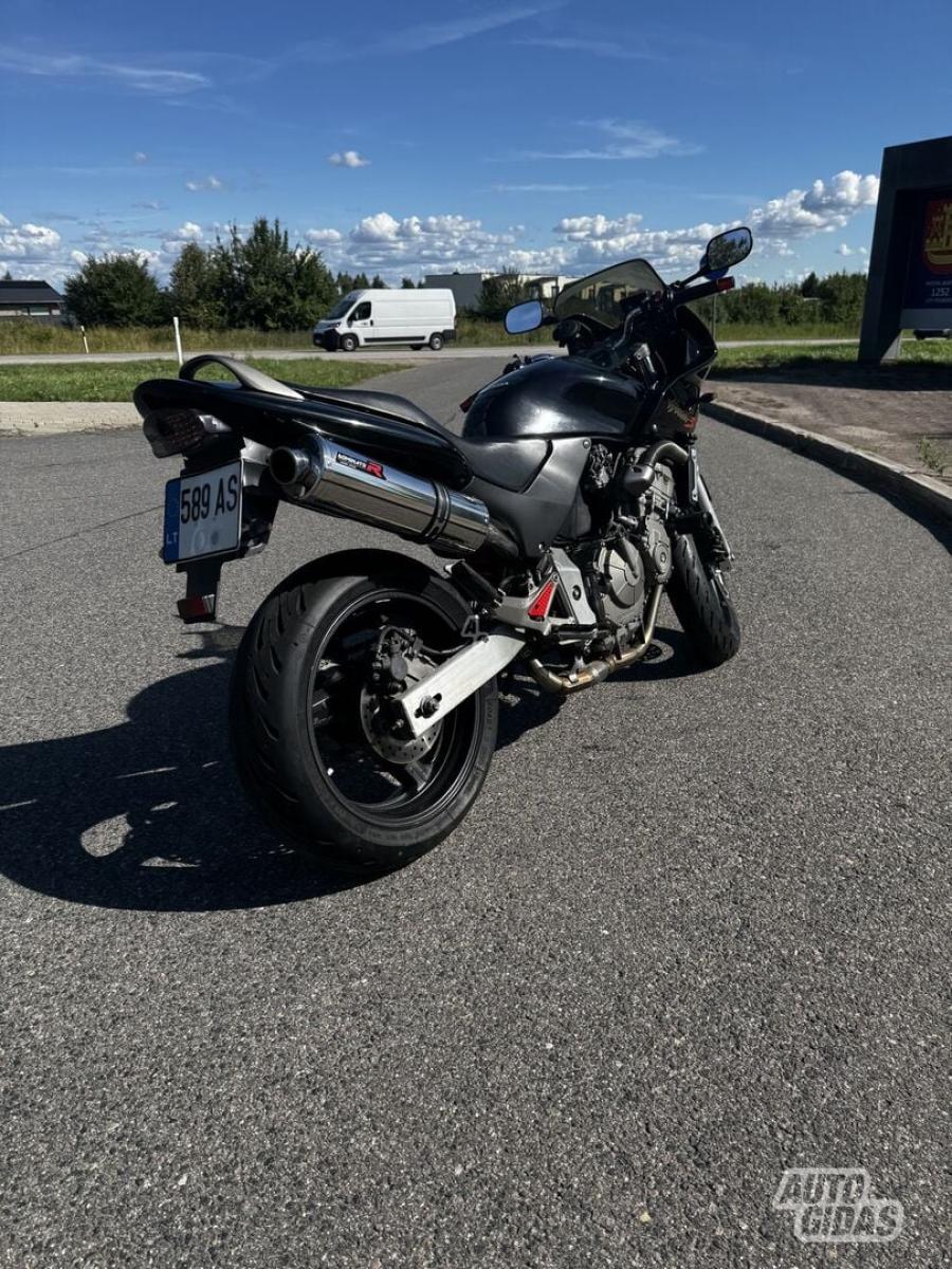 Melns Honda Hornet 2003 Klaipėda, ar dzinēja tilpumu 0.60 L un nobraukumu 20 tūkst. km par 1600 €, foto 4 vietnē AUTOMOTO.COM.LV