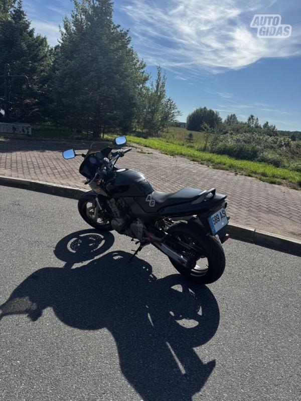 Melns Honda Hornet 2003 Klaipėda, ar dzinēja tilpumu 0.60 L un nobraukumu 20 tūkst. km par 1600 €, foto 5 vietnē AUTOMOTO.COM.LV