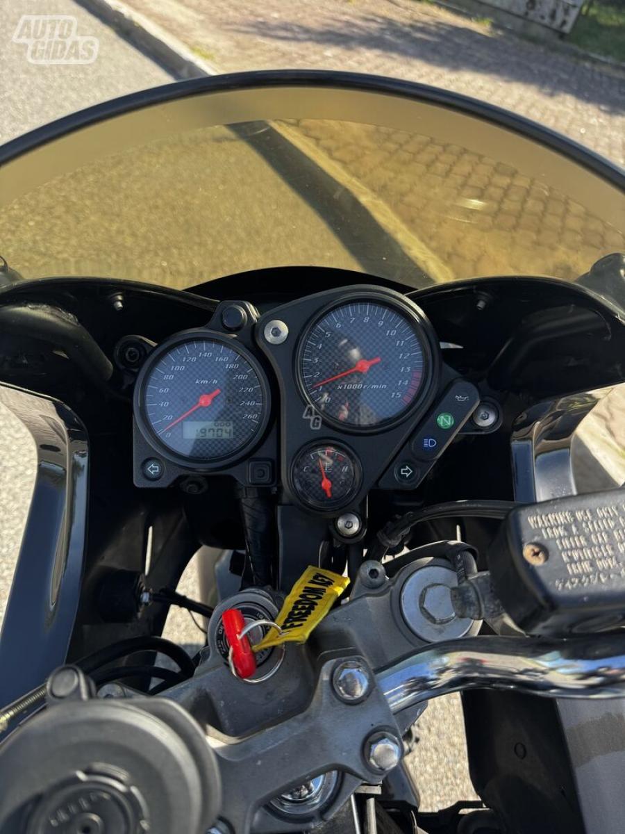 Melns Honda Hornet 2003 Klaipėda, ar dzinēja tilpumu 0.60 L un nobraukumu 20 tūkst. km par 1600 €, foto 8 vietnē AUTOMOTO.COM.LV