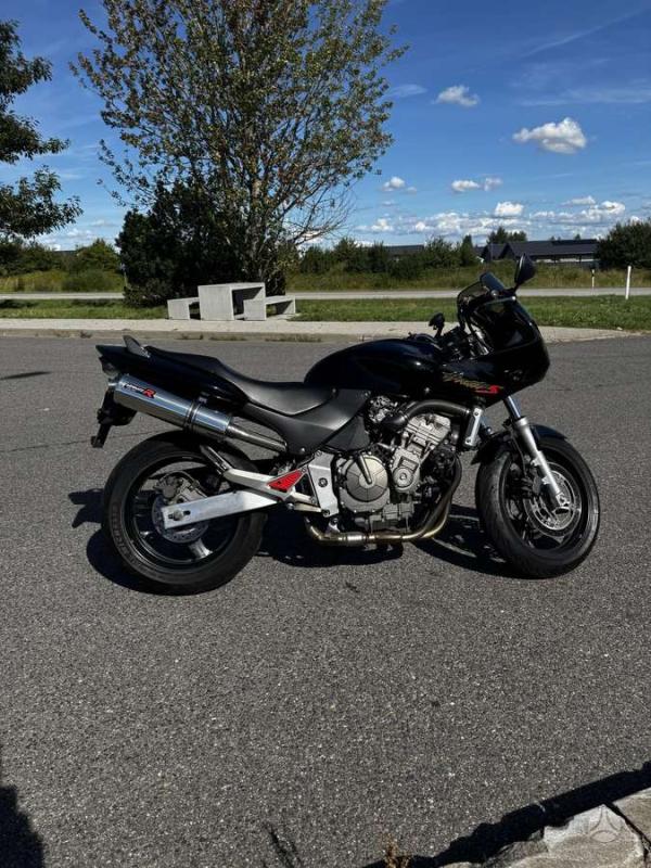 Melns Honda Hornet 2003 Klaipėda, ar dzinēja tilpumu 0.60 L un nobraukumu 20 tūkst. km par 1600 €, foto 1 vietnē AUTOMOTO.COM.LV