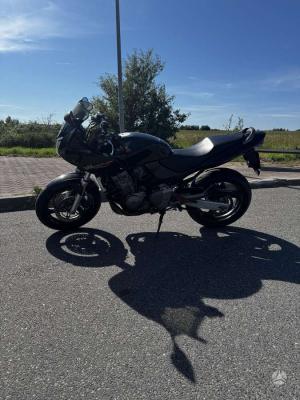 Melns Honda Hornet 2003 Klaipėda, ar dzinēja tilpumu 0.60 L un nobraukumu 20 tūkst. km par 1600 €, foto 7 vietnē AUTOMOTO.COM.LV