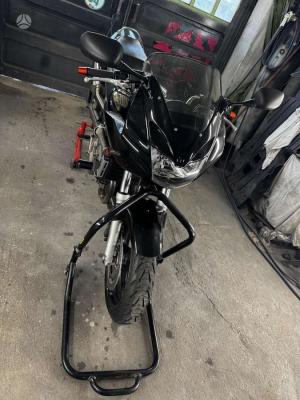 Melns Honda Hornet 2003 Klaipėda, ar dzinēja tilpumu 0.60 L un nobraukumu 20 tūkst. km par 1600 €, foto 11 vietnē AUTOMOTO.COM.LV