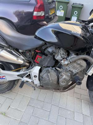 Melns Honda Hornet 2004 Kauņa, ar dzinēja tilpumu 0.60 L un nobraukumu 37 tūkst. km par 1400 €, foto 9 vietnē AUTOMOTO.COM.LV