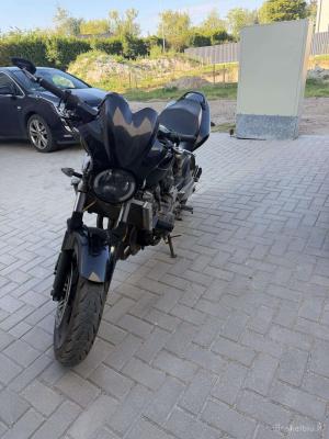 Melns Honda Hornet 2004 Kauņa, ar dzinēja tilpumu 0.60 L un nobraukumu 37 tūkst. km par 1400 €, foto 13 vietnē AUTOMOTO.COM.LV
