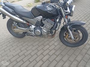 Melns Honda Hornet 2005 Kauņa, ar dzinēja tilpumu 0.92 L un nobraukumu 52 tūkst. km par 1999 €, foto 1 vietnē AUTOMOTO.COM.LV